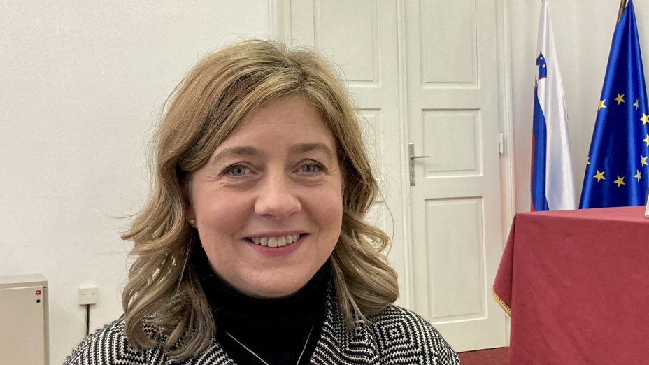 Slovenski mediji v Italiji - radio AGORA 105,5