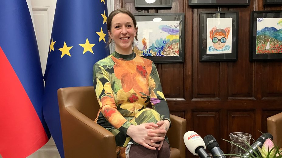 Lara Vouk na pogovoru Sredi domovine - News | radio AGORA 105,5